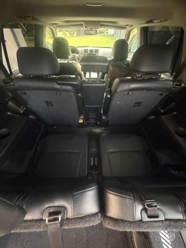 Black Toyota Highlander 2013 in Vilnius, with an engine capacity of 3.46 L and mileage of 216 thousand km for 14900 €, photo 11 on AUTOMOTO.COM.LV