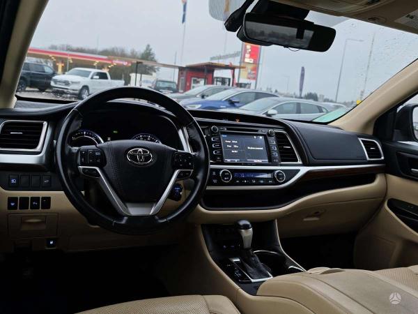 Melns Toyota Highlander 2018 Viļņa, ar dzinēja tilpumu 3.50 L un nobraukumu 92 tūkst. km par 33500 €, foto 11 vietnē AUTOMOTO.COM.LV