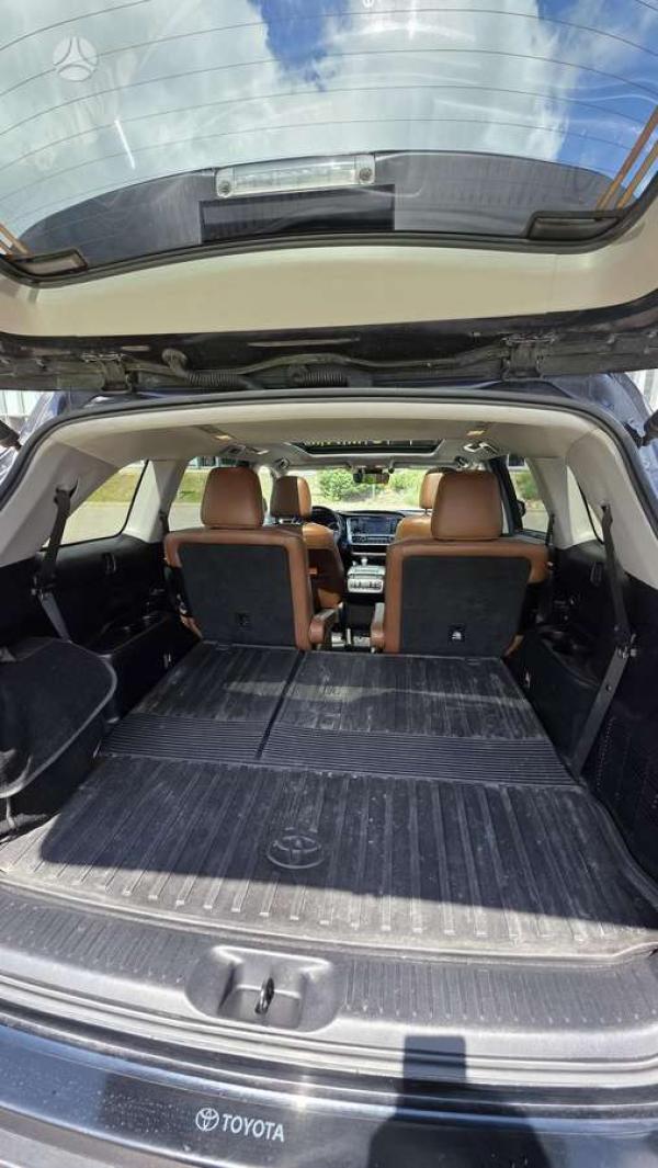 Melns Toyota Highlander 2018 Viļņa, ar dzinēja tilpumu 3.46 L un nobraukumu 223 tūkst. km par 27650 €, foto 9 vietnē AUTOMOTO.COM.LV