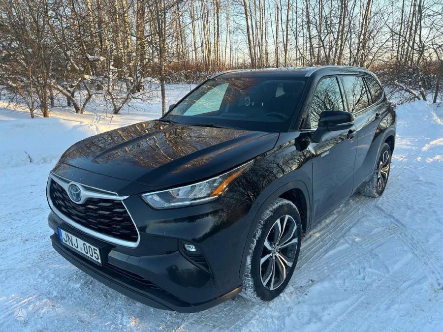 Black Toyota Highlander 2021 in Vilnius, with an engine capacity of 2.49 L and mileage of 92 thousand km for 37300 €, photo 1 on AUTOMOTO.COM.LV