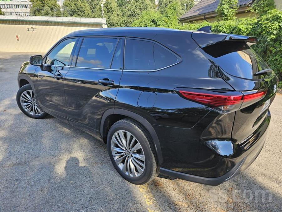 Melns Toyota Highlander 2021 Rīga, ar dzinēja tilpumu 2.50 L un nobraukumu 98 tūkst. km par 38500 €, foto 6 vietnē AUTOMOTO.COM.LV