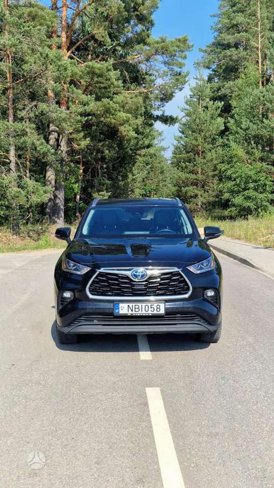 Melns Toyota Highlander 2021 Viļņa, ar dzinēja tilpumu 2.49 L un nobraukumu 120 tūkst. km par 39700 €, foto 3 vietnē AUTOMOTO.COM.LV