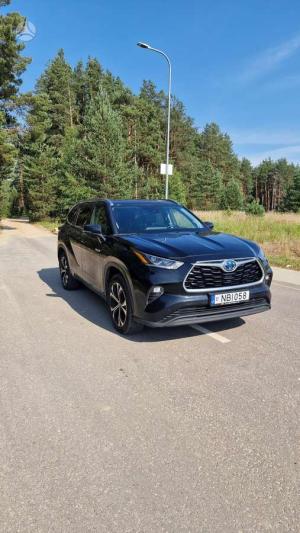 Melns Toyota Highlander 2021 Viļņa, ar dzinēja tilpumu 2.49 L un nobraukumu 120 tūkst. km par 39700 €, foto 4 vietnē AUTOMOTO.COM.LV