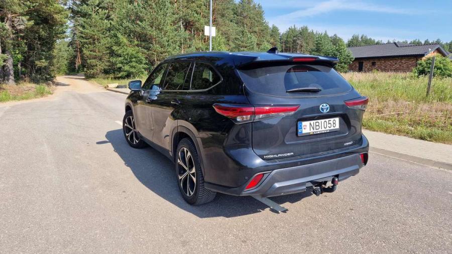 Melns Toyota Highlander 2021 Viļņa, ar dzinēja tilpumu 2.49 L un nobraukumu 120 tūkst. km par 39700 €, foto 7 vietnē AUTOMOTO.COM.LV