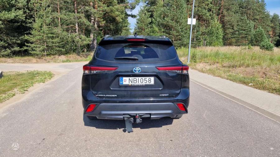 Melns Toyota Highlander 2021 Viļņa, ar dzinēja tilpumu 2.49 L un nobraukumu 120 tūkst. km par 39700 €, foto 8 vietnē AUTOMOTO.COM.LV