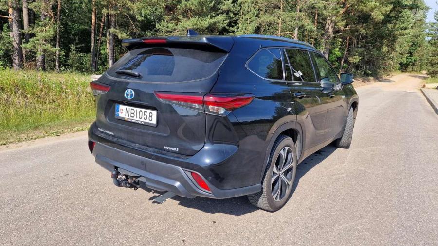 Melns Toyota Highlander 2021 Viļņa, ar dzinēja tilpumu 2.49 L un nobraukumu 120 tūkst. km par 39700 €, foto 9 vietnē AUTOMOTO.COM.LV