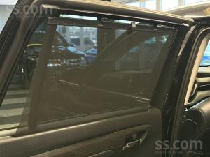 Black Toyota Highlander 2021 in Riga, with an engine capacity of 2.50 L and mileage of 100 thousand km for 38500 €, photo 21 on AUTOMOTO.COM.LV