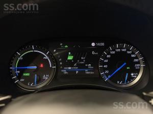 Black Toyota Highlander 2021 in Riga, with an engine capacity of 2.50 L and mileage of 100 thousand km for 38500 €, photo 26 on AUTOMOTO.COM.LV