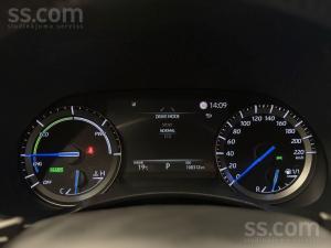 Black Toyota Highlander 2021 in Riga, with an engine capacity of 2.50 L and mileage of 100 thousand km for 38500 €, photo 27 on AUTOMOTO.COM.LV