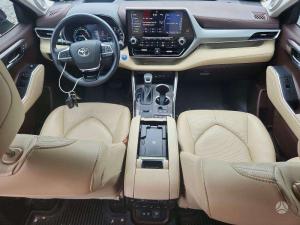 Black Toyota Highlander 2021 in Klaipeda, with an engine capacity of 2.50 L and mileage of 154 thousand km for 17500 €, photo 9 on AUTOMOTO.COM.LV