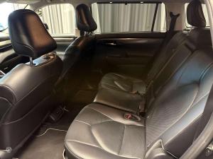 Black Toyota Highlander 2021 in Riga, with an engine capacity of 2.49 L and mileage of 100 thousand km for 38500 €, photo 28 on AUTOMOTO.COM.LV