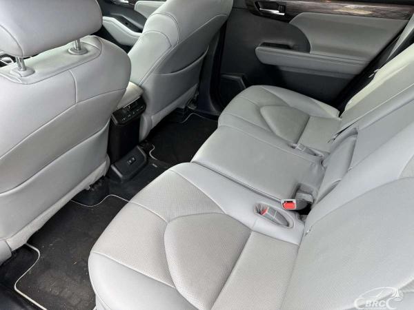 Melns Toyota Highlander 2021 Klaipėda, ar dzinēja tilpumu 2.49 L un nobraukumu 153 tūkst. km par 36000 €, foto 9 vietnē AUTOMOTO.COM.LV