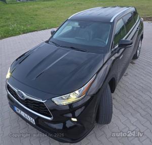 Black Toyota Highlander 2021 in Riga, with an engine capacity of 2.50 L and mileage of 103 thousand km for 36460 €, photo  on AUTOMOTO.COM.LV