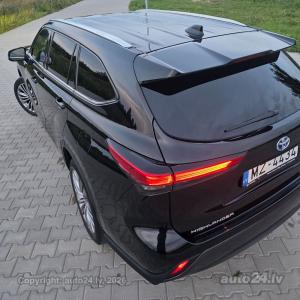 Melns Toyota Highlander 2021 Rīga, ar dzinēja tilpumu 2.50 L un nobraukumu 103 tūkst. km par 36460 €, foto 5 vietnē AUTOMOTO.COM.LV