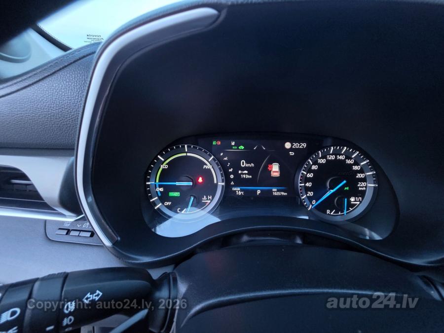 Melns Toyota Highlander 2021 Rīga, ar dzinēja tilpumu 2.50 L un nobraukumu 103 tūkst. km par 36460 €, foto 19 vietnē AUTOMOTO.COM.LV