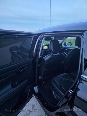 Melns Toyota Highlander 2021 Rīga, ar dzinēja tilpumu 2.50 L un nobraukumu 103 tūkst. km par 36460 €, foto 23 vietnē AUTOMOTO.COM.LV