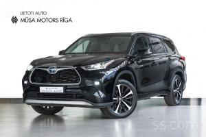 Melns Toyota Highlander 2021 Rīga, ar dzinēja tilpumu 2.50 L un nobraukumu 178 tūkst. km par 34900 €, foto  vietnē AUTOMOTO.COM.LV
