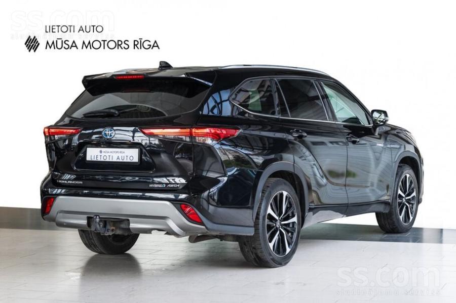 Melns Toyota Highlander 2021 Rīga, ar dzinēja tilpumu 2.50 L un nobraukumu 178 tūkst. km par 34900 €, foto 3 vietnē AUTOMOTO.COM.LV