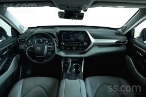 Melns Toyota Highlander 2021 Rīga, ar dzinēja tilpumu 2.50 L un nobraukumu 178 tūkst. km par 34900 €, foto 5 vietnē AUTOMOTO.COM.LV