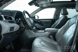 Melns Toyota Highlander 2021 Rīga, ar dzinēja tilpumu 2.50 L un nobraukumu 178 tūkst. km par 34900 €, foto 6 vietnē AUTOMOTO.COM.LV