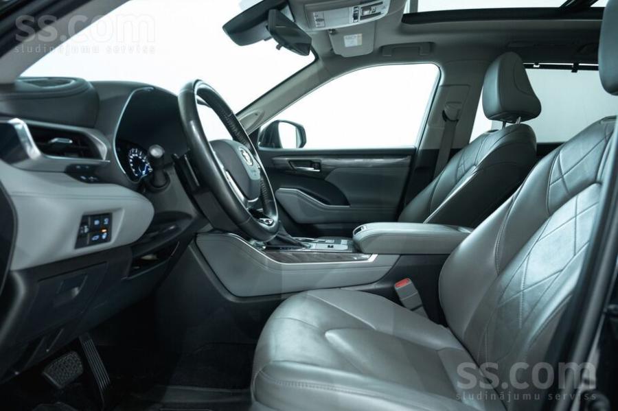 Melns Toyota Highlander 2021 Rīga, ar dzinēja tilpumu 2.50 L un nobraukumu 178 tūkst. km par 34900 €, foto 6 vietnē AUTOMOTO.COM.LV