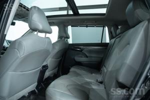 Melns Toyota Highlander 2021 Rīga, ar dzinēja tilpumu 2.50 L un nobraukumu 178 tūkst. km par 34900 €, foto 7 vietnē AUTOMOTO.COM.LV