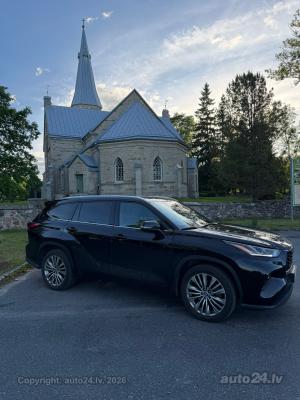 Melns Toyota Highlander 2022 Tallina, ar dzinēja tilpumu 2.50 L un nobraukumu 109 tūkst. km par 37000 €, foto 3 vietnē AUTOMOTO.COM.LV