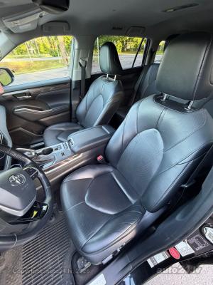 Melns Toyota Highlander 2022 Tallina, ar dzinēja tilpumu 2.50 L un nobraukumu 109 tūkst. km par 37000 €, foto 12 vietnē AUTOMOTO.COM.LV