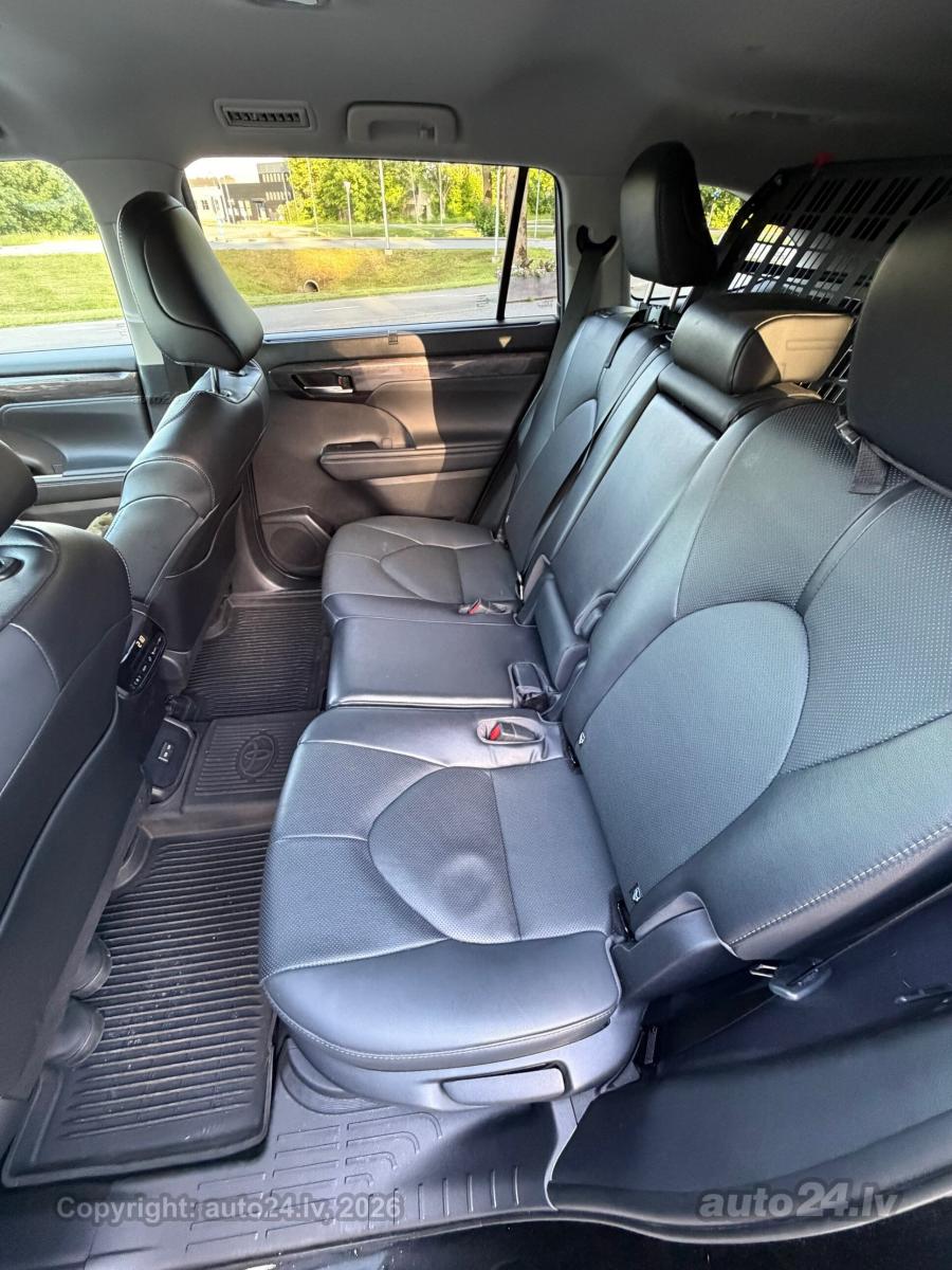 Melns Toyota Highlander 2022 Tallina, ar dzinēja tilpumu 2.50 L un nobraukumu 109 tūkst. km par 37000 €, foto 13 vietnē AUTOMOTO.COM.LV