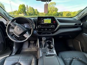 Melns Toyota Highlander 2022 Tallina, ar dzinēja tilpumu 2.50 L un nobraukumu 109 tūkst. km par 37000 €, foto 14 vietnē AUTOMOTO.COM.LV