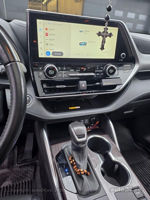 Melns Toyota Highlander 2023 Tallina, ar dzinēja tilpumu 2.50 L un nobraukumu 42 tūkst. km par 55500 €, foto 11 vietnē AUTOMOTO.COM.LV