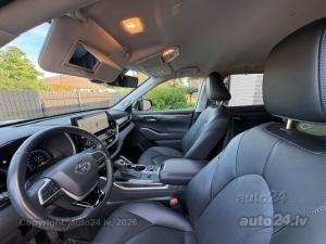 Melns Toyota Highlander 2024 Tallina, ar dzinēja tilpumu 2.50 L un nobraukumu 21 tūkst. km par 54790 €, foto 12 vietnē AUTOMOTO.COM.LV