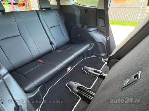 Melns Toyota Highlander 2024 Tallina, ar dzinēja tilpumu 2.50 L un nobraukumu 21 tūkst. km par 54790 €, foto 17 vietnē AUTOMOTO.COM.LV