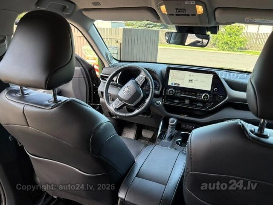 Melns Toyota Highlander 2024 Tallina, ar dzinēja tilpumu 2.50 L un nobraukumu 21 tūkst. km par 54790 €, foto 19 vietnē AUTOMOTO.COM.LV