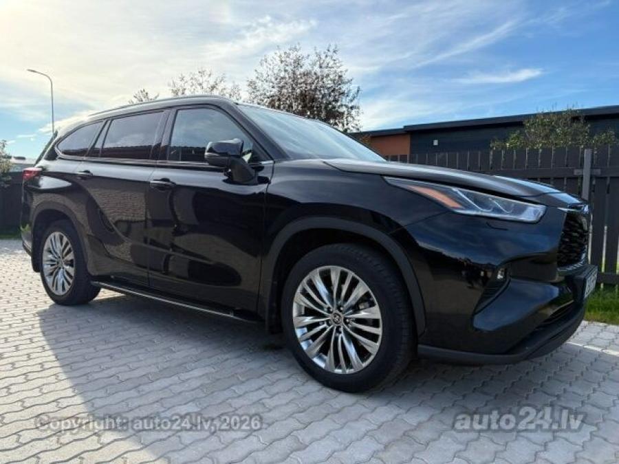 Melns Toyota Highlander 2024 Tallina, ar dzinēja tilpumu 2.50 L un nobraukumu 21 tūkst. km par 54790 €, foto 26 vietnē AUTOMOTO.COM.LV