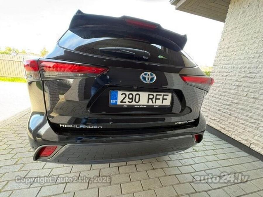 Melns Toyota Highlander 2024 Tallina, ar dzinēja tilpumu 2.50 L un nobraukumu 21 tūkst. km par 54790 €, foto 27 vietnē AUTOMOTO.COM.LV
