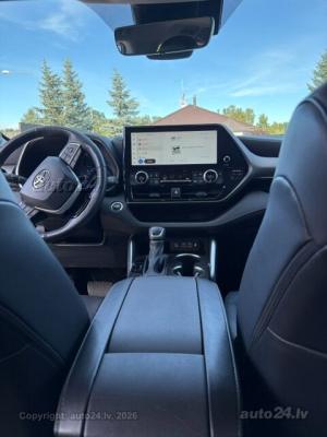 Melns Toyota Highlander 2024 Tallina, ar dzinēja tilpumu 2.50 L un nobraukumu 21 tūkst. km par 54790 €, foto 30 vietnē AUTOMOTO.COM.LV