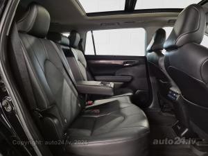 Melns Toyota Highlander 2022 Tallina, ar dzinēja tilpumu 2.50 L un nobraukumu 93 tūkst. km par 43990 €, foto 8 vietnē AUTOMOTO.COM.LV