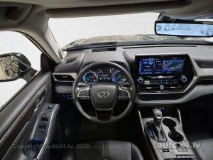 Melns Toyota Highlander 2022 Tallina, ar dzinēja tilpumu 2.50 L un nobraukumu 93 tūkst. km par 43990 €, foto 10 vietnē AUTOMOTO.COM.LV
