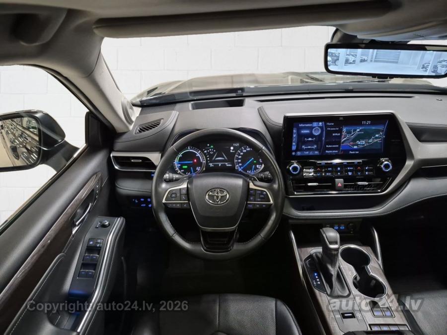 Melns Toyota Highlander 2022 Tallina, ar dzinēja tilpumu 2.50 L un nobraukumu 93 tūkst. km par 43990 €, foto 10 vietnē AUTOMOTO.COM.LV
