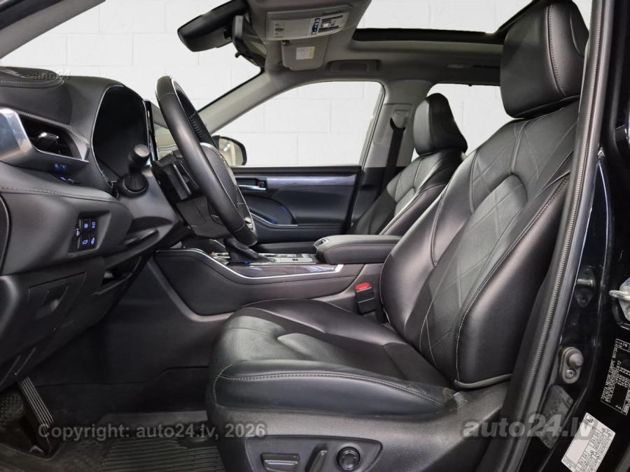 Melns Toyota Highlander 2022 Tallina, ar dzinēja tilpumu 2.50 L un nobraukumu 93 tūkst. km par 43990 €, foto 12 vietnē AUTOMOTO.COM.LV