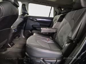 Melns Toyota Highlander 2022 Tallina, ar dzinēja tilpumu 2.50 L un nobraukumu 93 tūkst. km par 43990 €, foto 20 vietnē AUTOMOTO.COM.LV