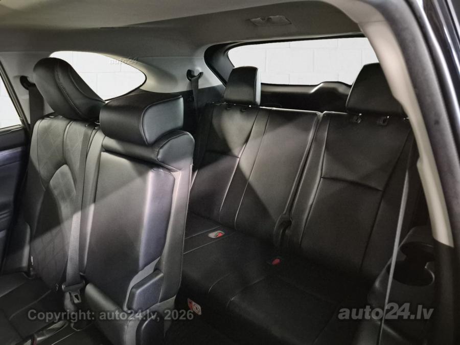 Melns Toyota Highlander 2022 Tallina, ar dzinēja tilpumu 2.50 L un nobraukumu 93 tūkst. km par 43990 €, foto 22 vietnē AUTOMOTO.COM.LV