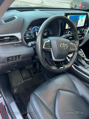 Black Toyota Highlander 2023 in Tallinn, with an engine capacity of 2.50 L and mileage of 52 thousand km for 48500 €, photo 14 on AUTOMOTO.COM.LV