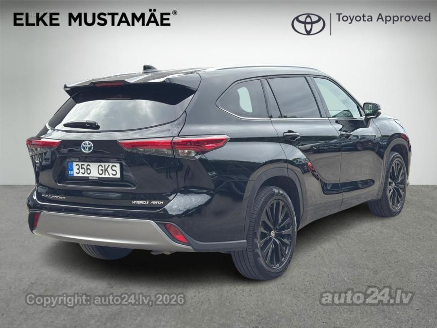 Melns Toyota Highlander 2023 Tallina, ar dzinēja tilpumu 2.49 L un nobraukumu 90 tūkst. km par 49995 €, foto 3 vietnē AUTOMOTO.COM.LV
