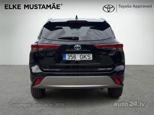 Melns Toyota Highlander 2023 Tallina, ar dzinēja tilpumu 2.49 L un nobraukumu 90 tūkst. km par 49995 €, foto 5 vietnē AUTOMOTO.COM.LV