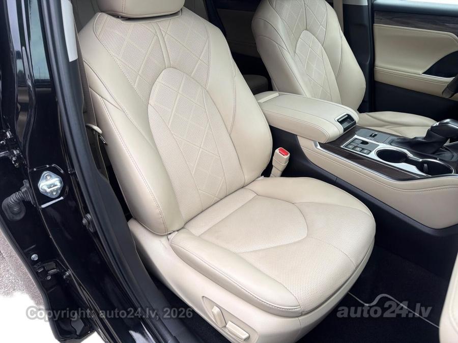 Melns Toyota Highlander 2023 Tallina, ar dzinēja tilpumu 2.49 L un nobraukumu 90 tūkst. km par 49995 €, foto 7 vietnē AUTOMOTO.COM.LV