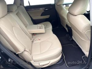 Melns Toyota Highlander 2023 Tallina, ar dzinēja tilpumu 2.49 L un nobraukumu 90 tūkst. km par 49995 €, foto 8 vietnē AUTOMOTO.COM.LV