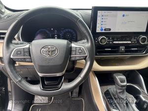 Melns Toyota Highlander 2023 Tallina, ar dzinēja tilpumu 2.49 L un nobraukumu 90 tūkst. km par 49995 €, foto 10 vietnē AUTOMOTO.COM.LV