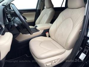 Melns Toyota Highlander 2023 Tallina, ar dzinēja tilpumu 2.49 L un nobraukumu 90 tūkst. km par 49995 €, foto 12 vietnē AUTOMOTO.COM.LV